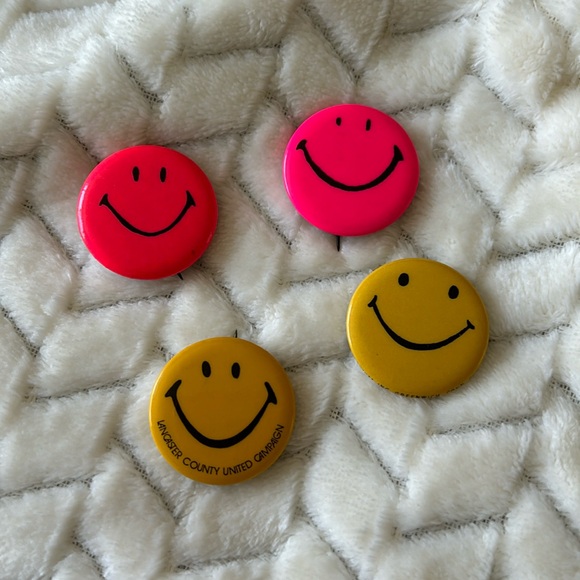 Jewelry | Vintage Smiley Pins | Poshmark